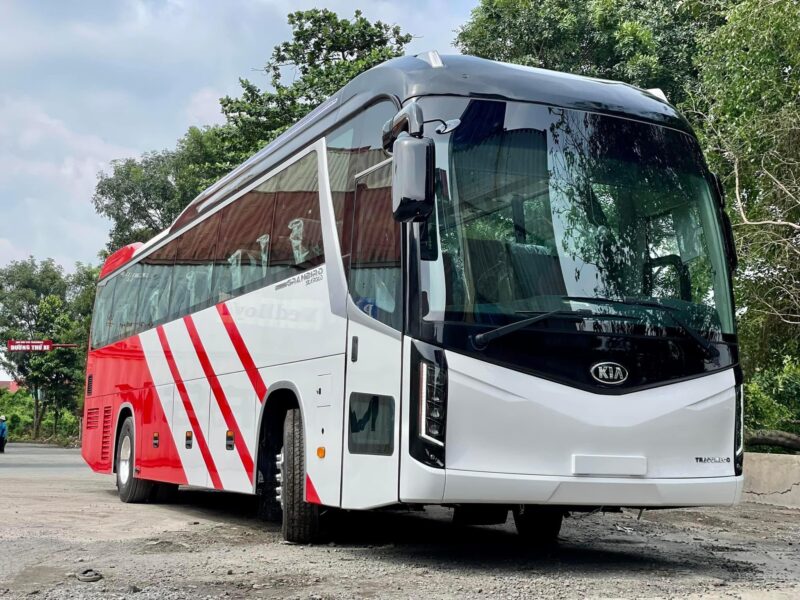 XE TRACOMECO KIA GRANBIRD 47 CHỖ HYUNDAI D6CC – 425PS 2023 – ĐÔNG ĐÔ AUTO